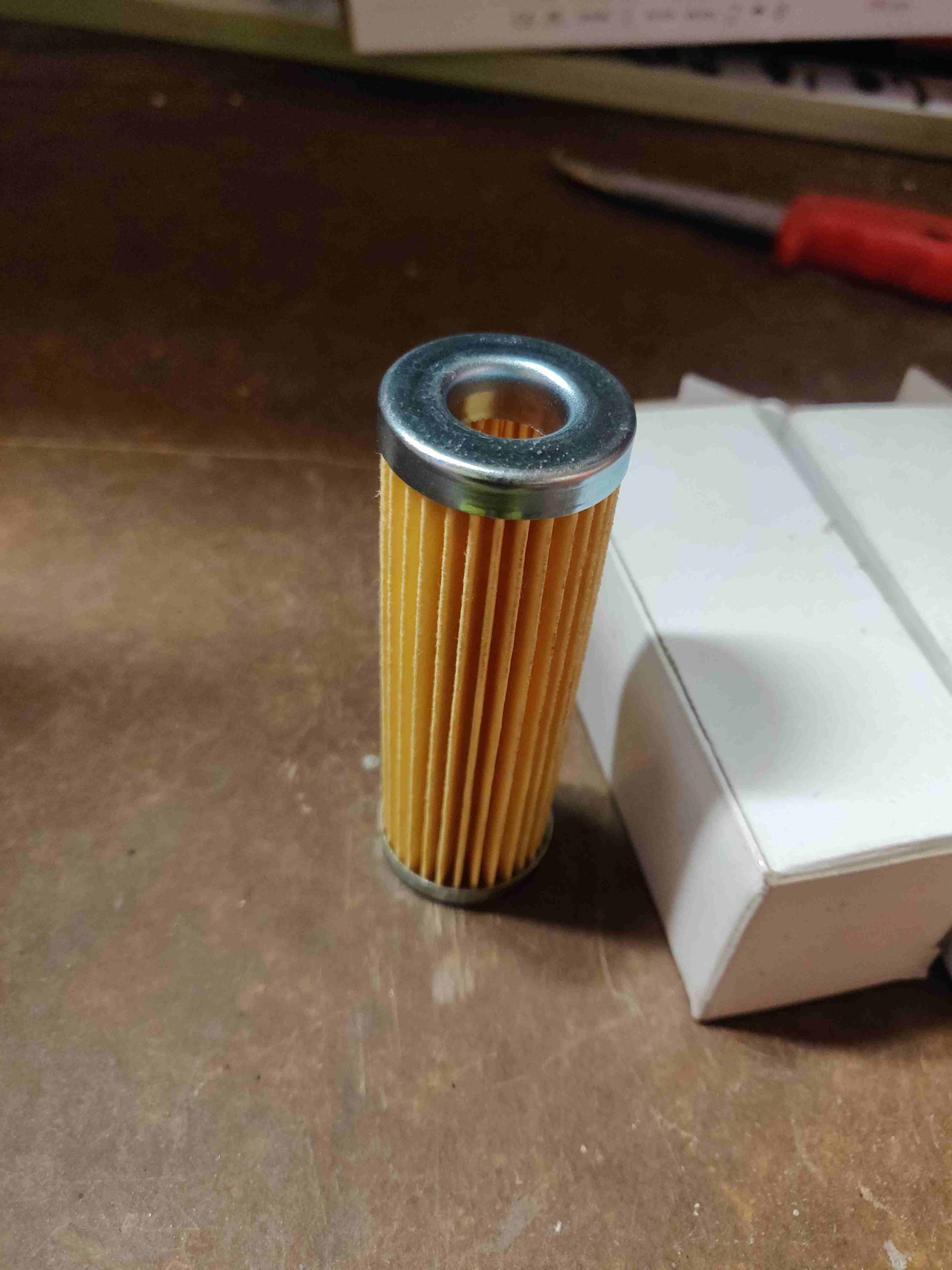 Polttoainesuodatin FF5104 - Wanhat Varaosat